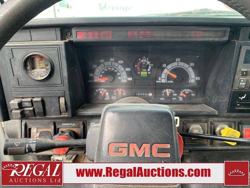 Regal Auctions: 1992 GMC C7H042
